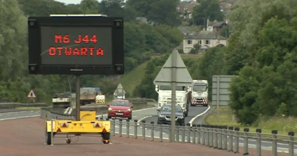 Highways England goes multilingual with roadworks signs - FleetPoint