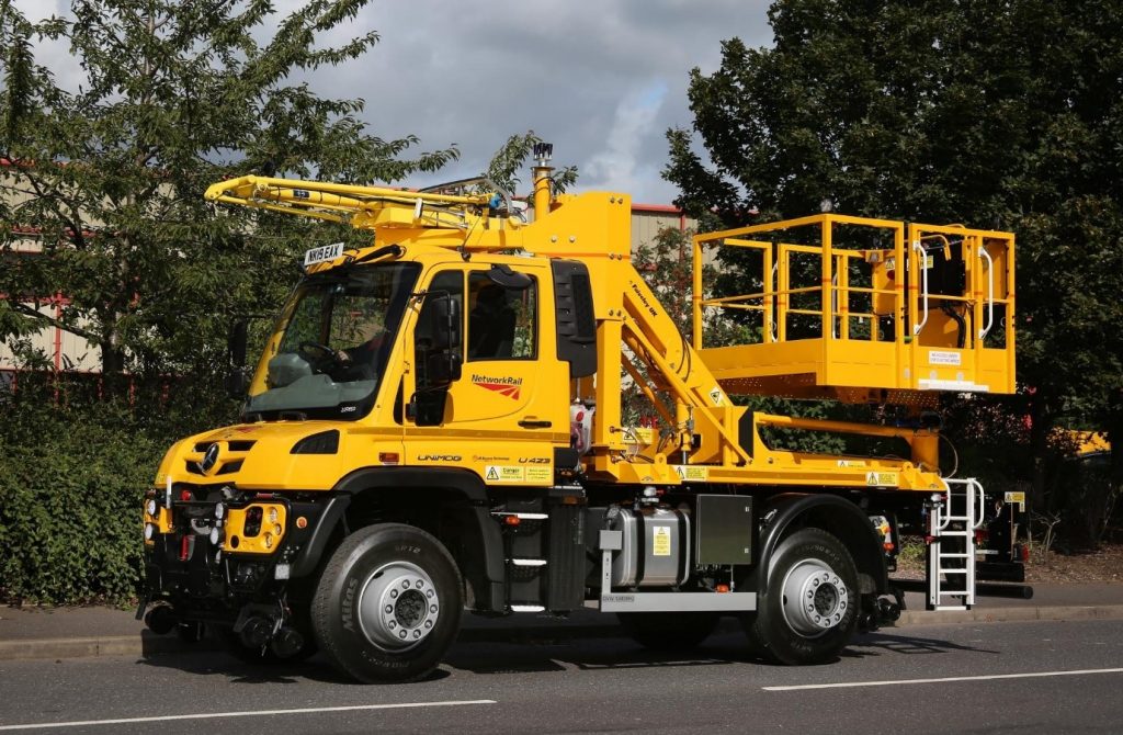 Network Rail turns to LH Group for eight more Mercedes-Benz Unimog road ...