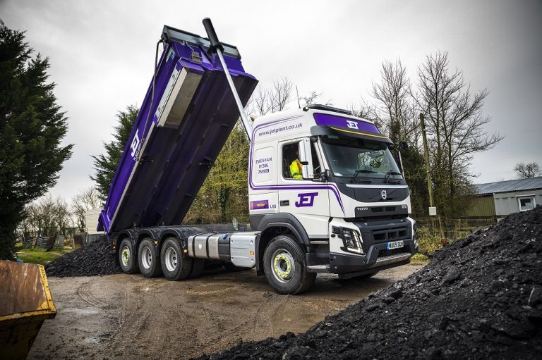 Jet Plant Hire Ltd put its first FMX Tridem chassis into service ...