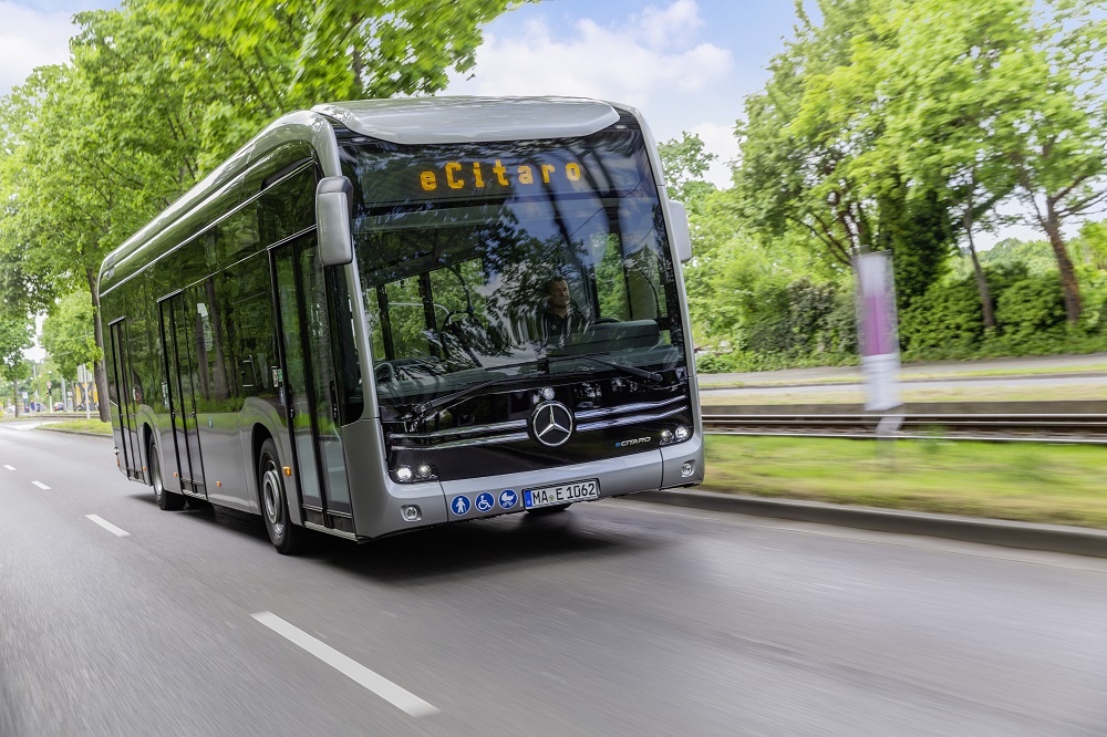 Electric vehicles from Daimler Trucks & Buses prove their capabilities