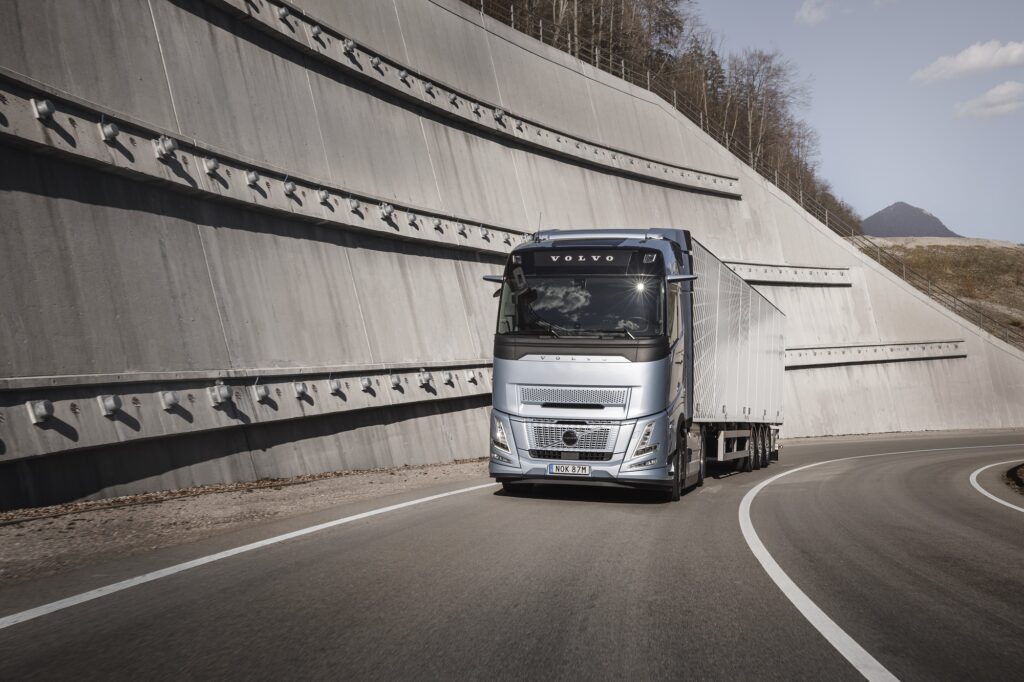 Volvo Trucks launches world-first stop/start HGV engine technology
